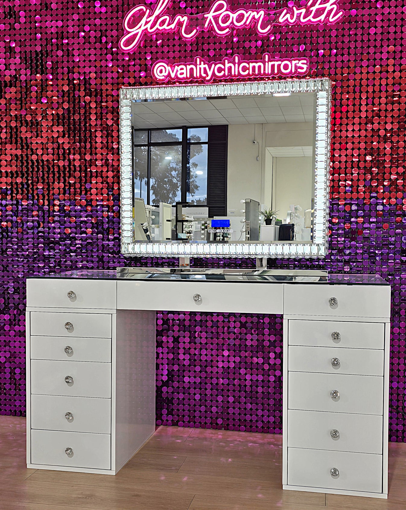 MILA ROSE Beauty Station + XL DiamondX Hollywood Makeup Mirror with Bl – Vanity Chic Mirrors