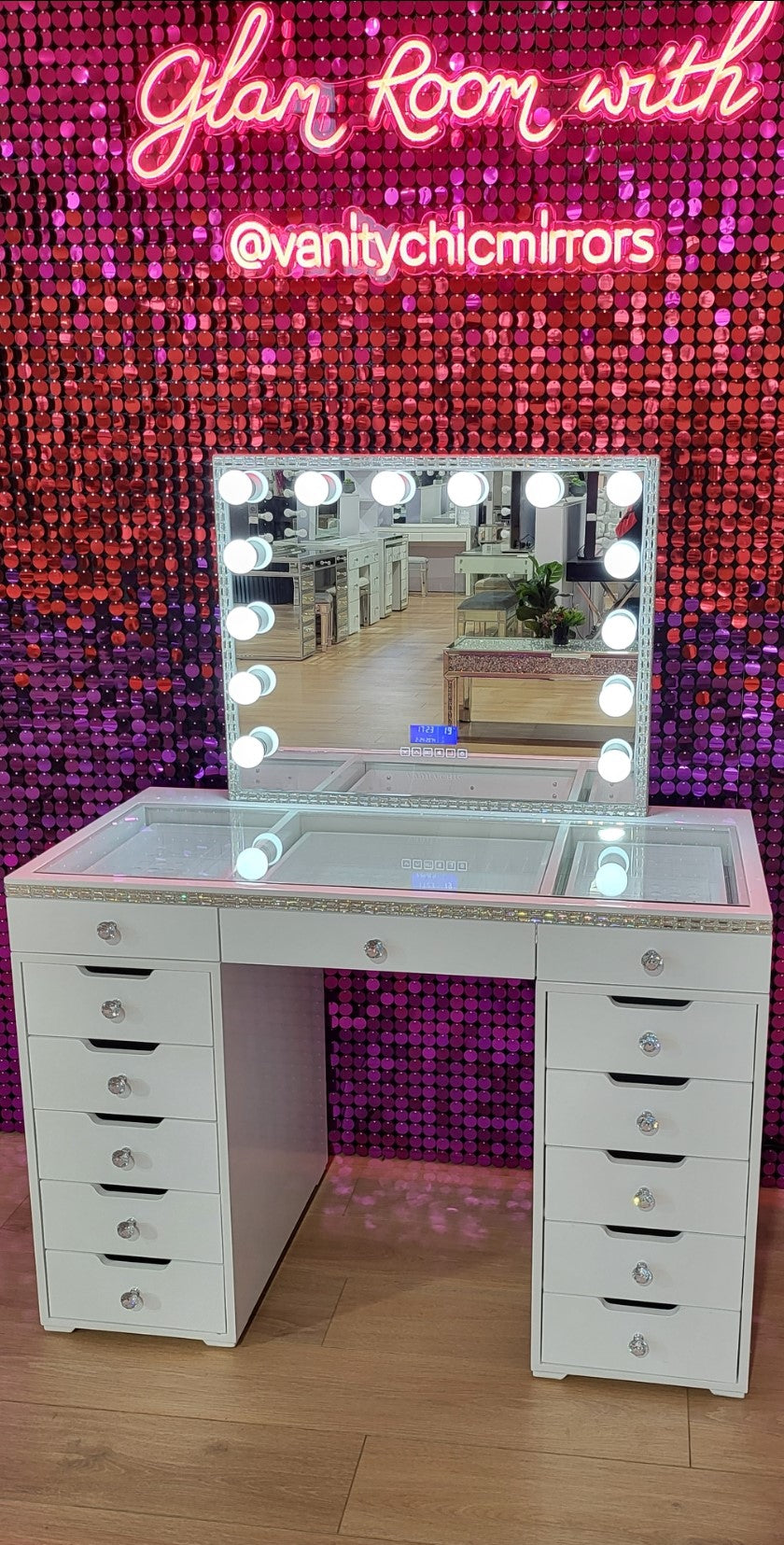 CLEARANCE - Mini Diamond Style Beauty Station + Large Diamond Makeup M – Vanity Chic Mirrors